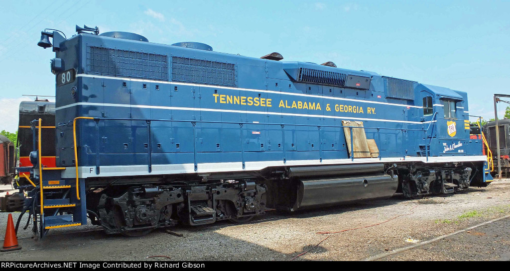 TAG 80 Locomotive (GP38)